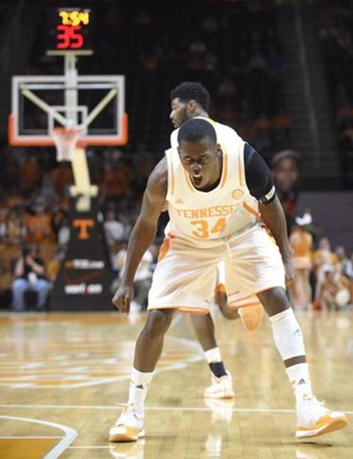 Former Bainbridge hoops star Devon Baulkman playing for Tennessee ...